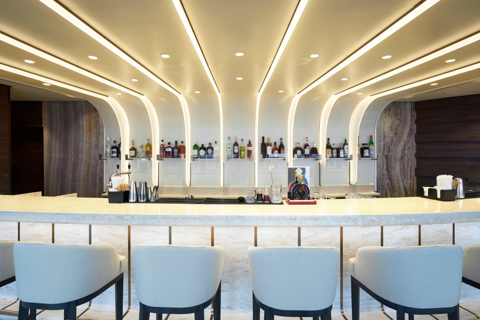 Bars & Lounges | Cruise Amenities