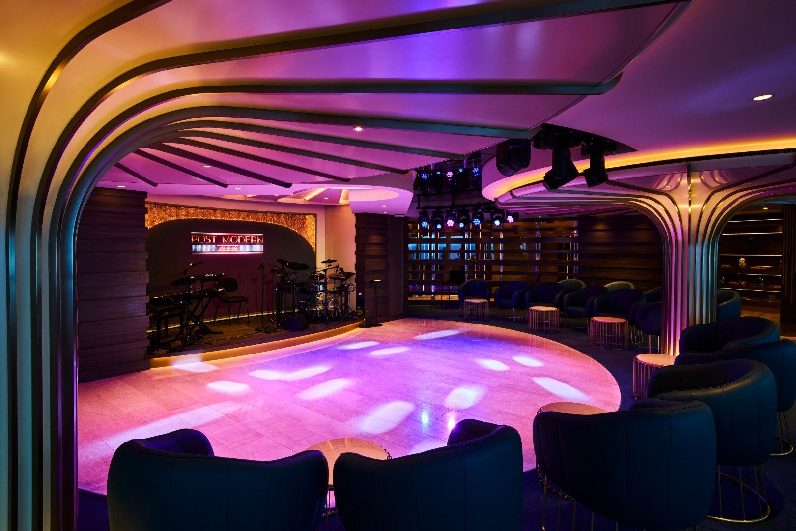 Bars & Lounges | Cruise Amenities