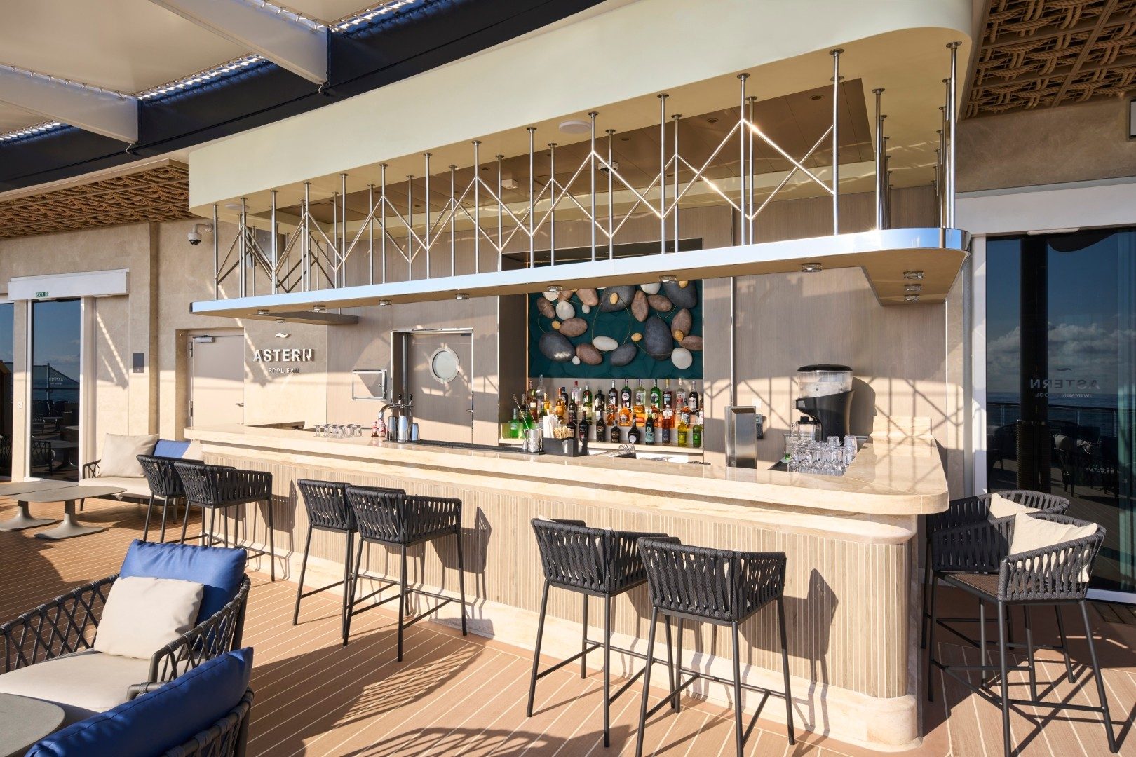 Bars & Lounges | Cruise Amenities
