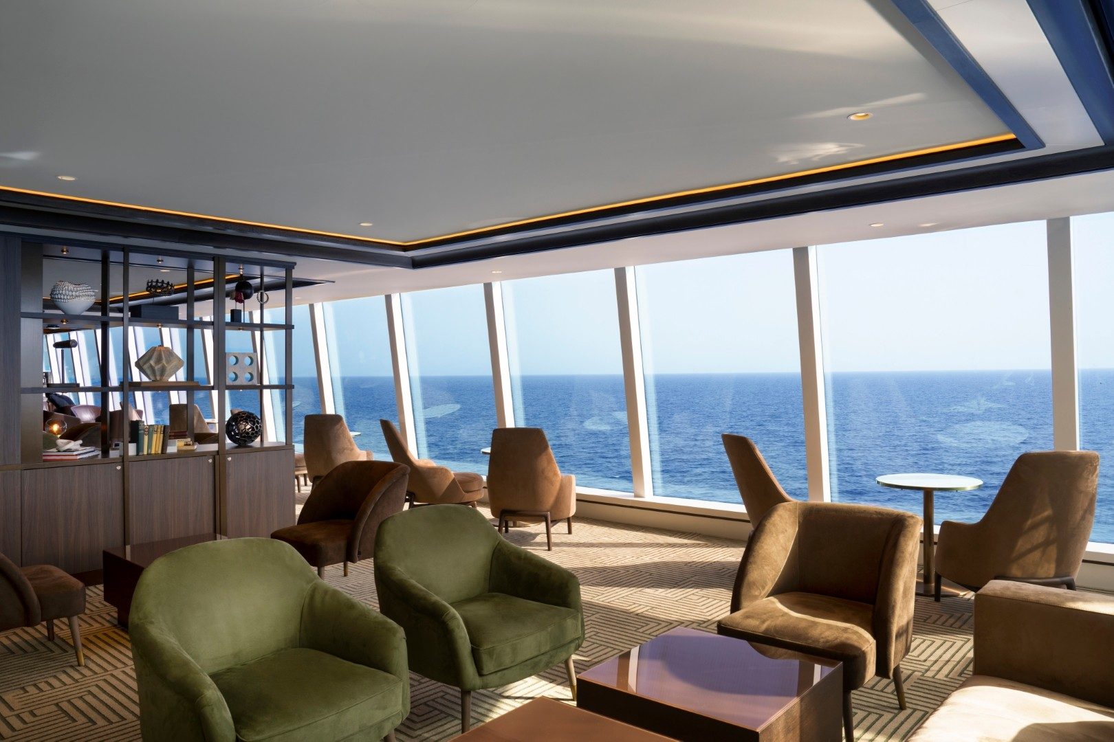 Bars & Lounges | Cruise Amenities