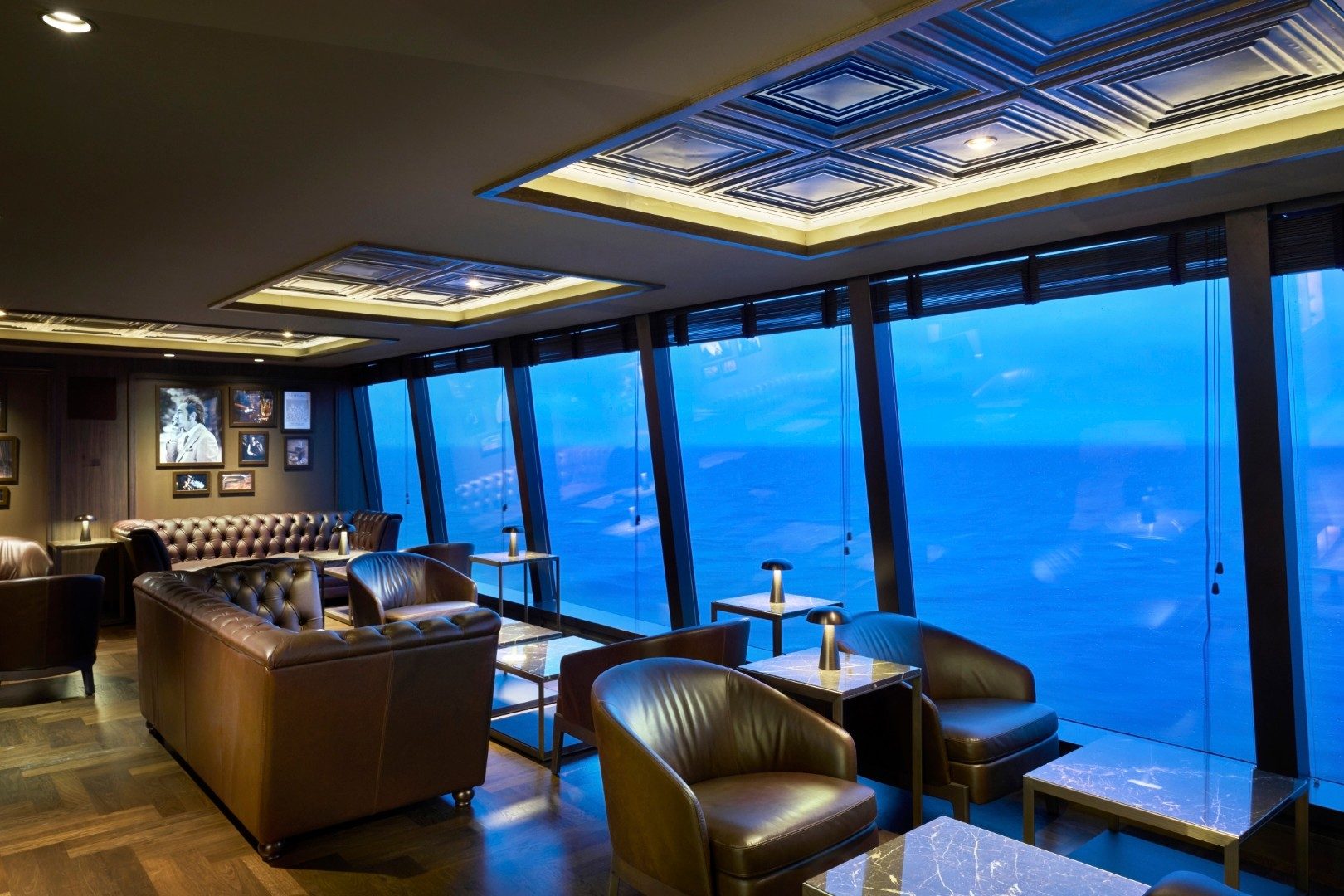Bars & Lounges | Cruise Amenities