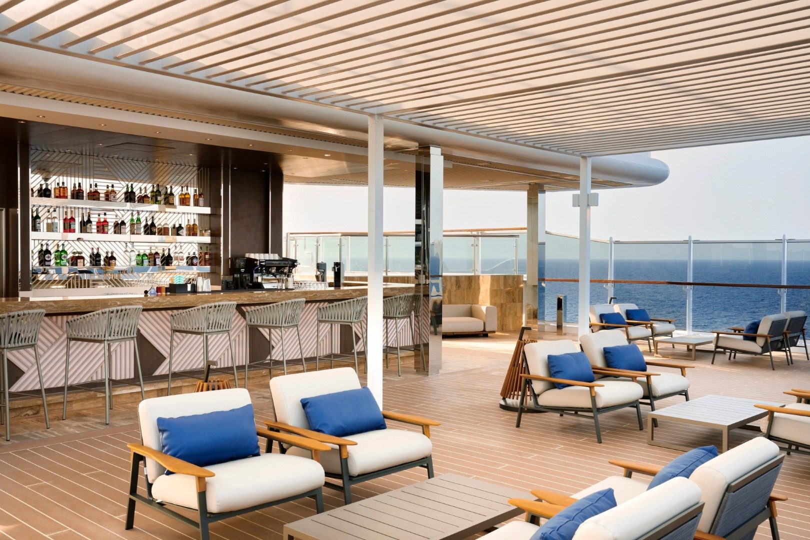 Bars & Lounges | Cruise Amenities