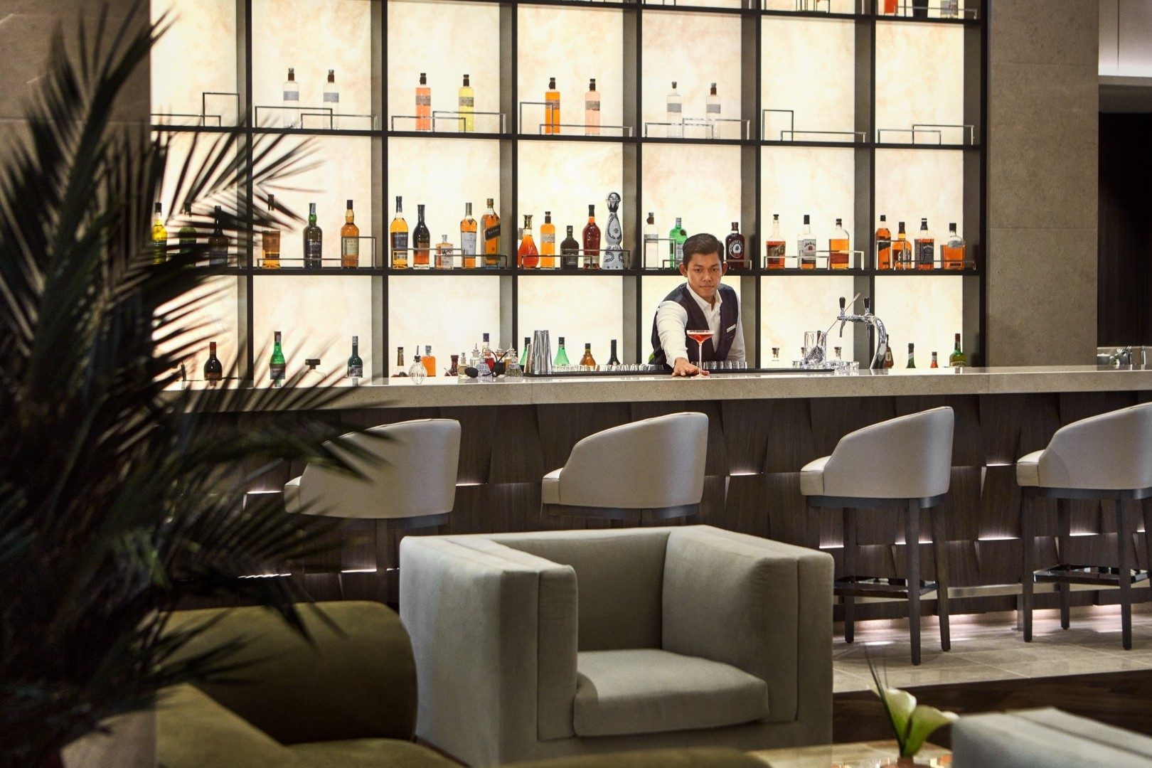 Bars & Lounges | Cruise Amenities