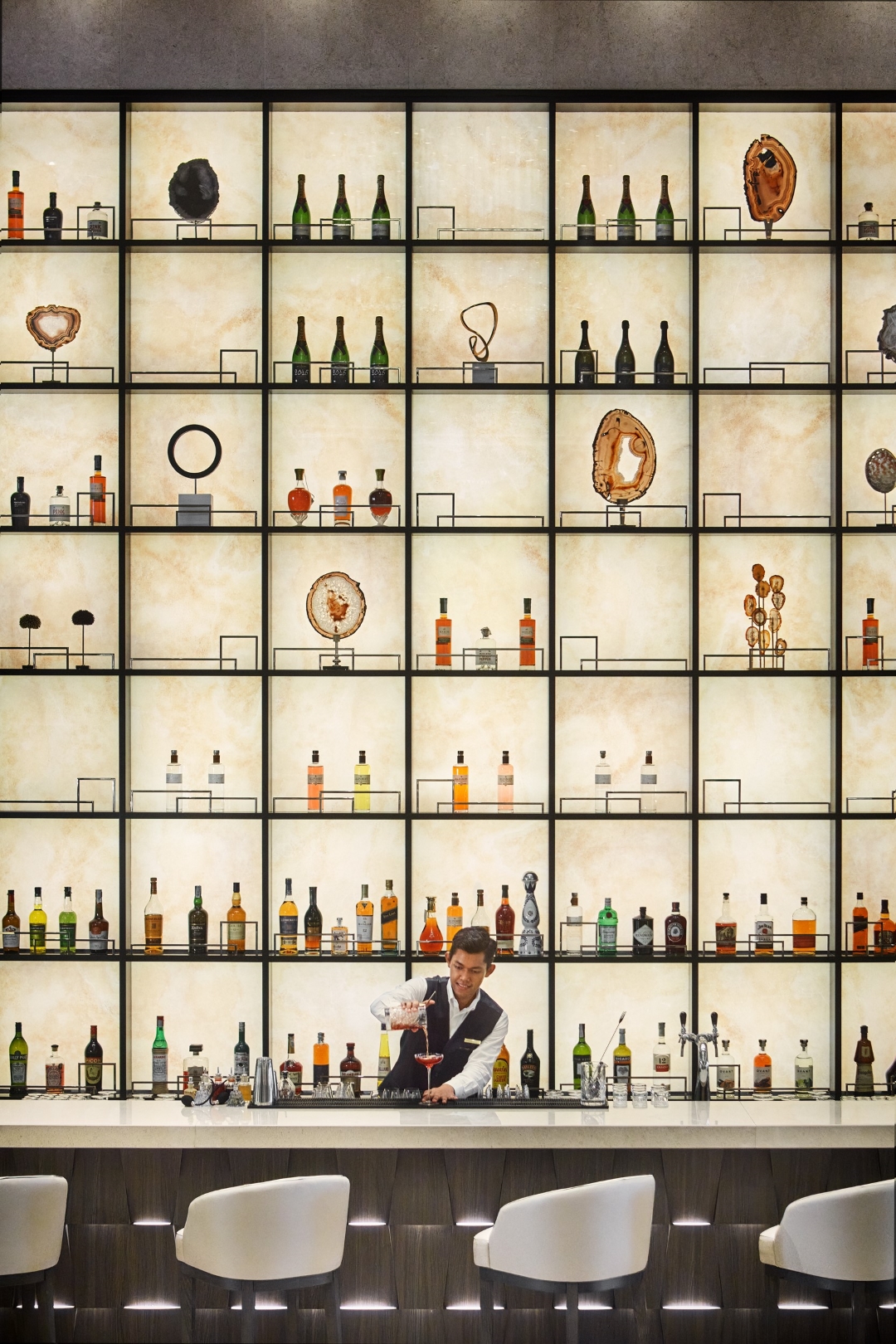 Bars & Lounges | Cruise Amenities