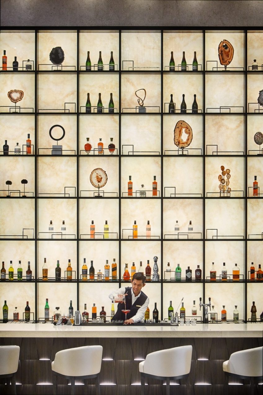 Bars & Lounges | Cruise Amenities