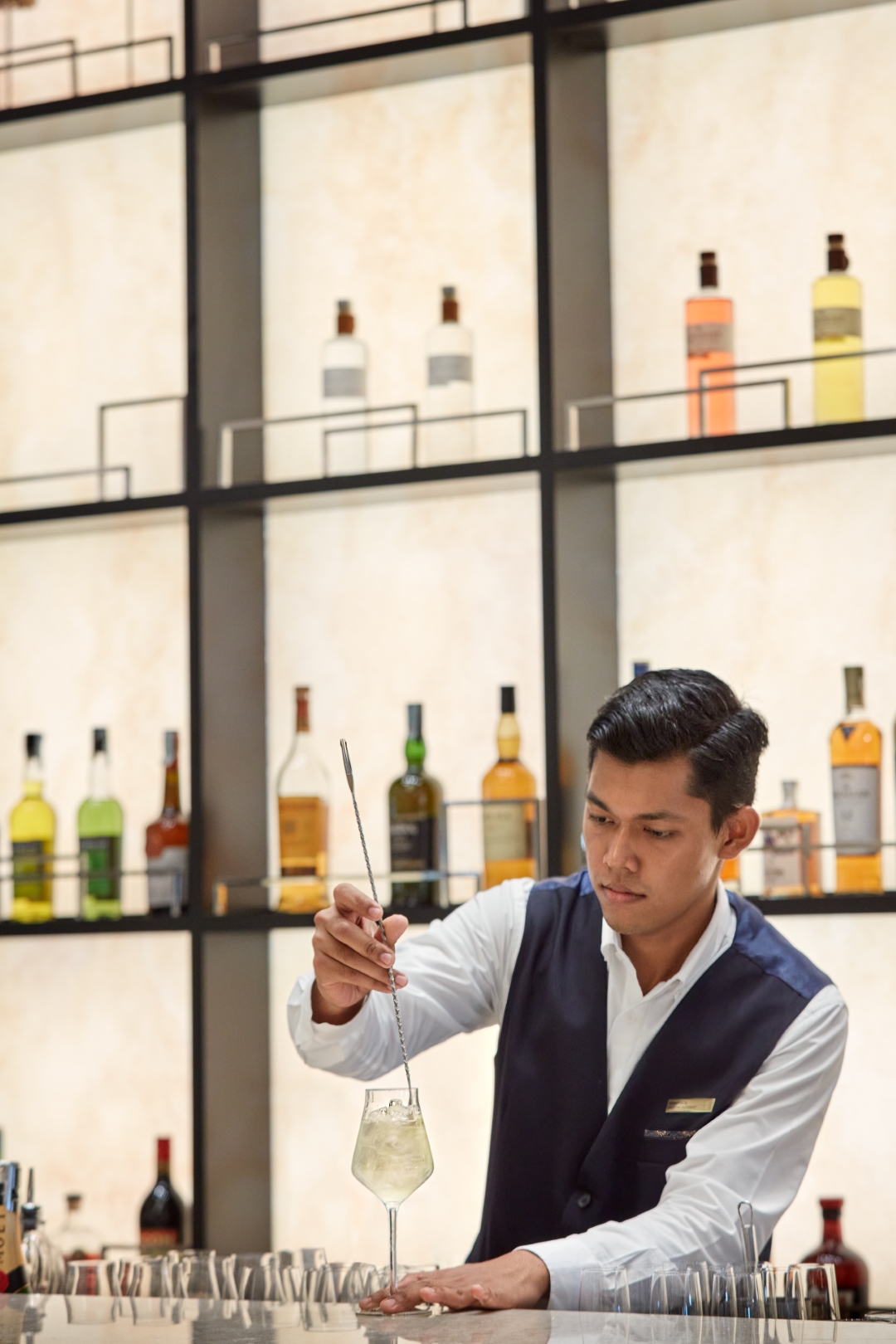 Bars & Lounges | Cruise Amenities